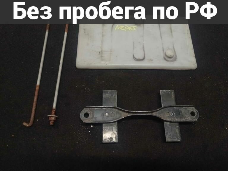 Крепление аккумулятора Toyota Ist NCP65