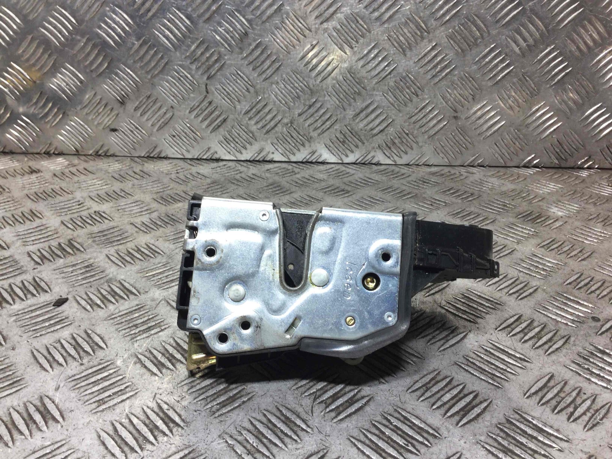 Б/У Замок двери передней правой BMW 3-Series 3-Series E46 1998 - 2006 2002 г.