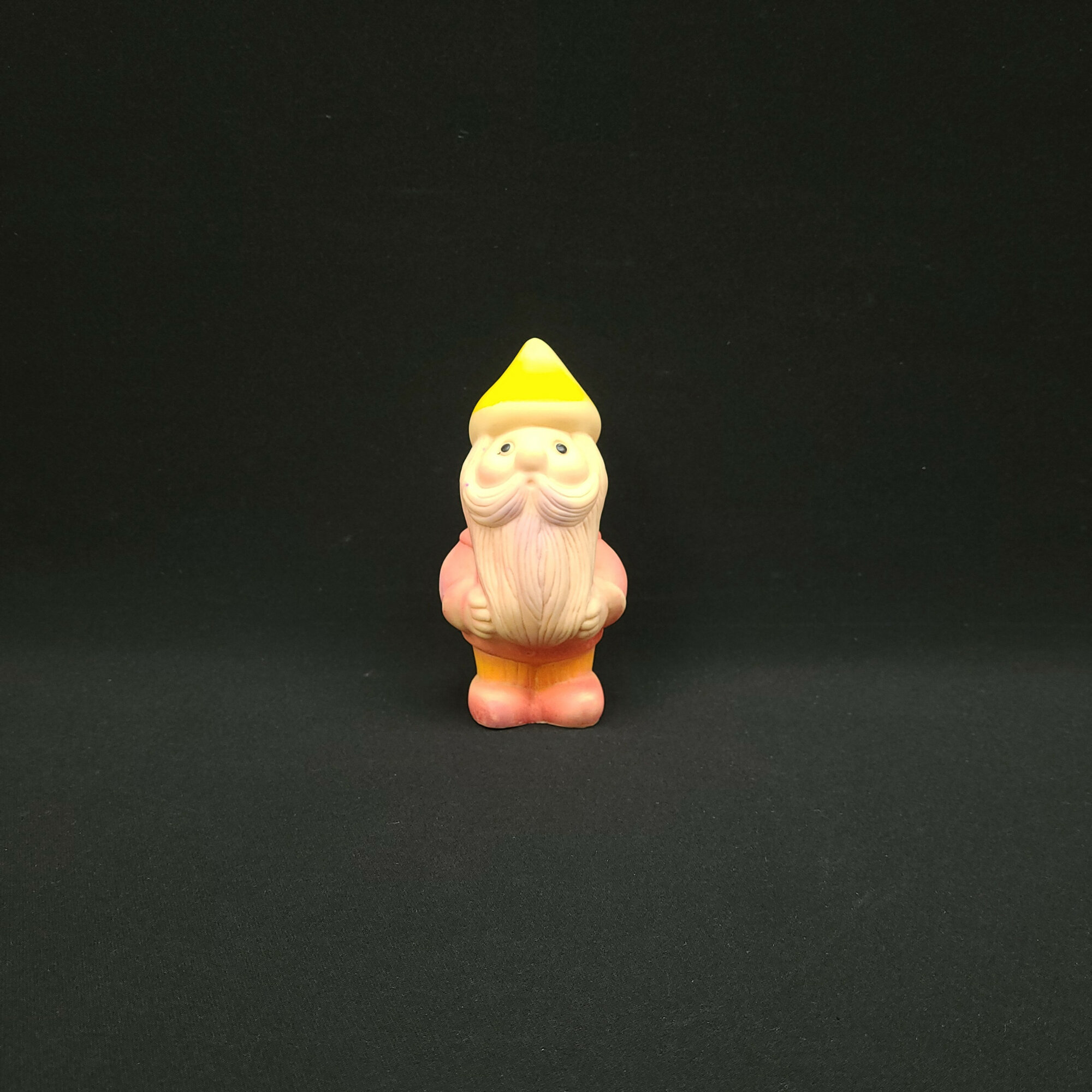 Игрушка резиновая винтажная, СССР. Фигурка гнома, детская, высота около 13 см