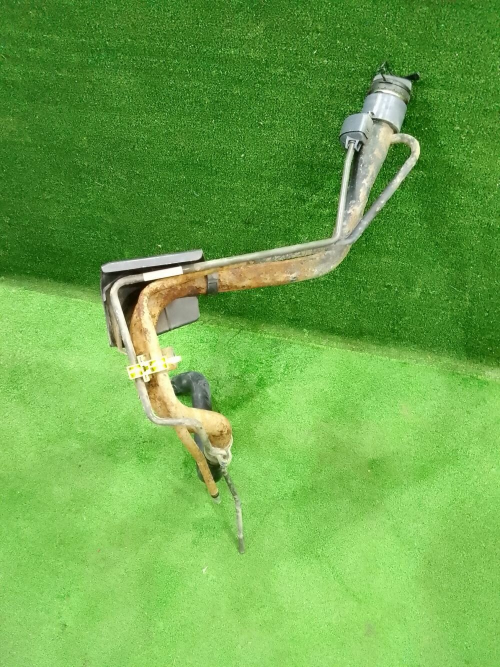 Горловина топливного бака Toyota Corolla X Б/У с пробегом