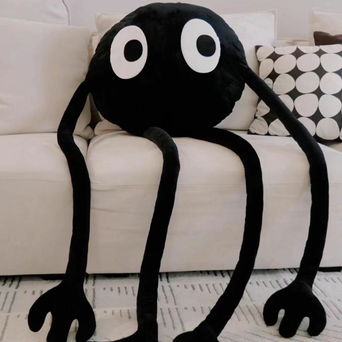 Милая черная угольная шариковая длинноногая плюшевая подушка для дивана, подушка для гостиной, подушка для сна, длинноногая кукла