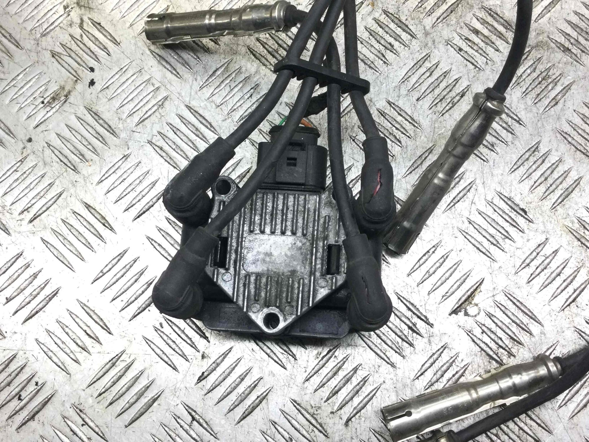 Б/У Катушка зажигания Volkswagen Beetle A4 (1997-2005) 1999 г.