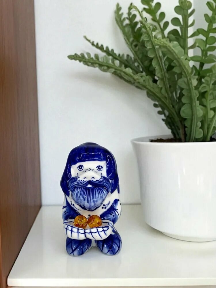 Статуэтка ИК-00090821, высота 10.5 см, длина 6.5 см