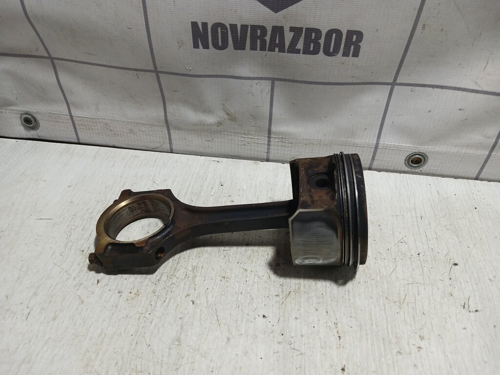 Поршень с шатуном Ford Focus 2 05-08