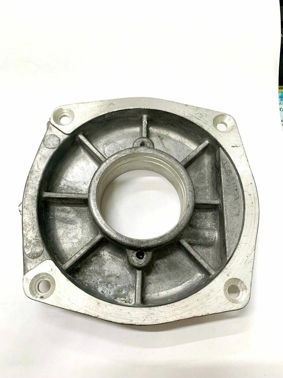 Крышка кривошипной камеры Юпитер ИЖЮ. 1-33 левая, новая