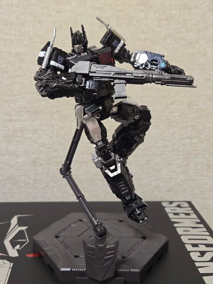 Трансформеры Hasbro Dark OP — фото 1
