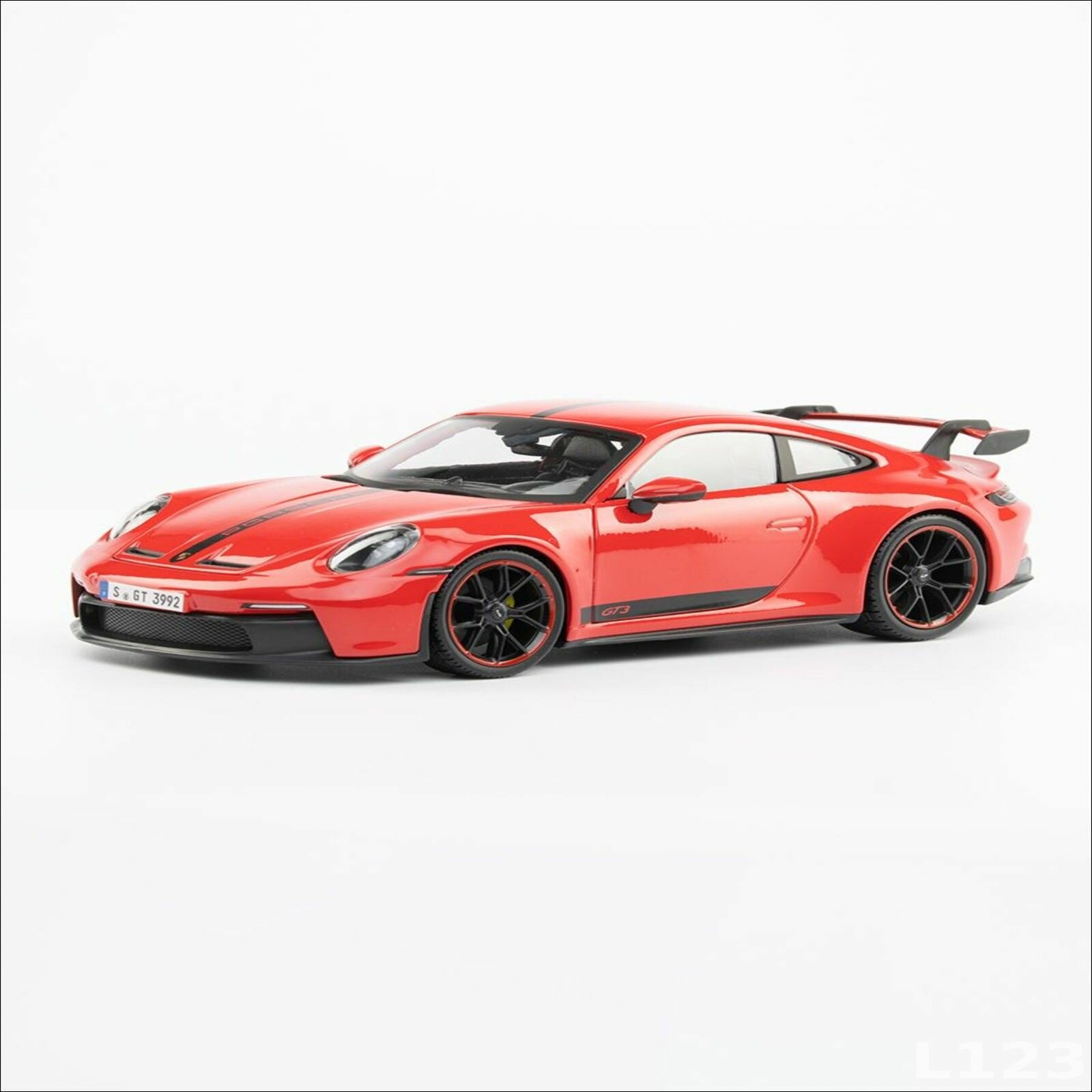 Игрушка детская машинка металлическая Porsche 911 GT3 2022 1:18