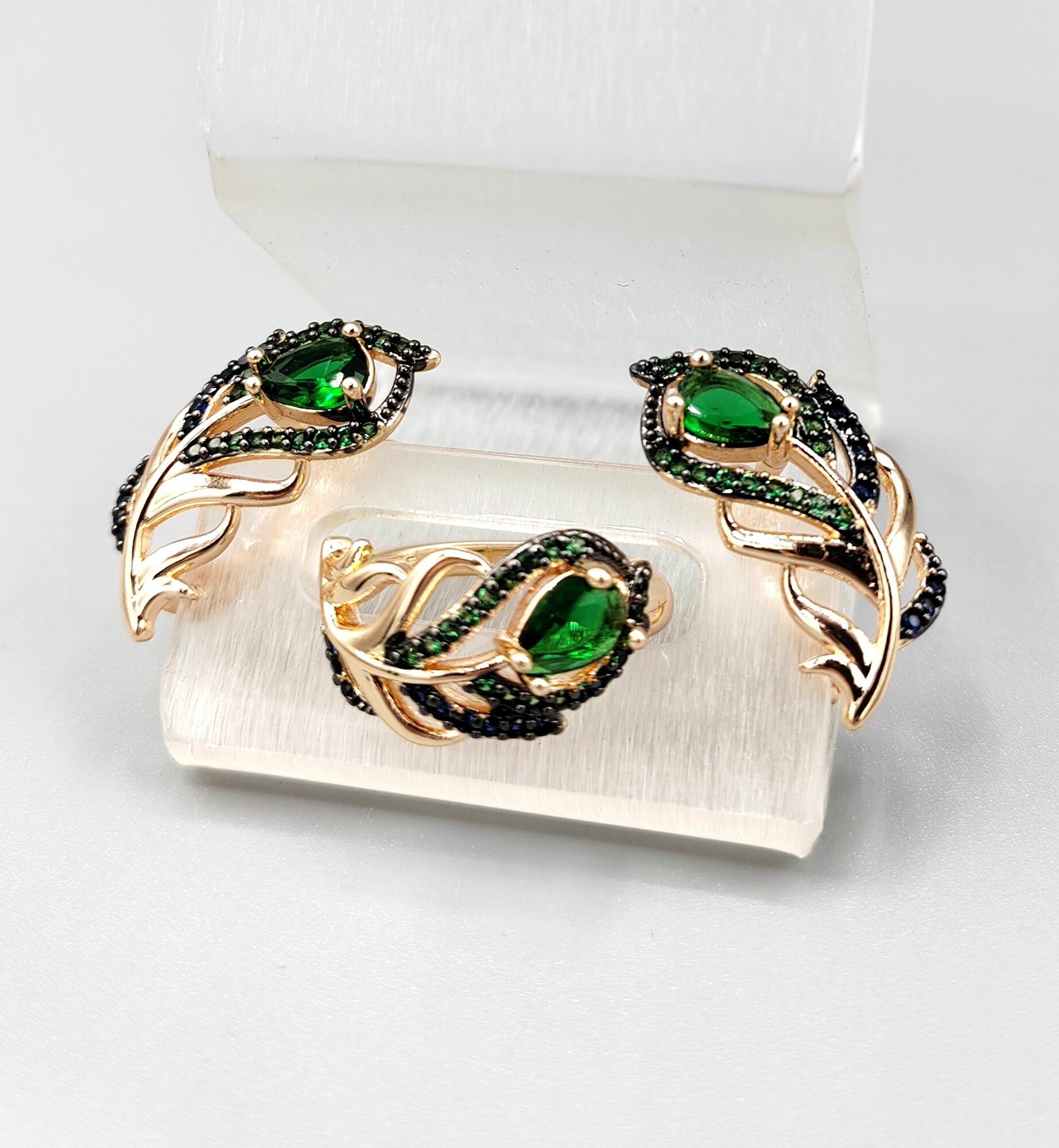 Комплект бижутерии, искусственный камень, изумруд синтетический