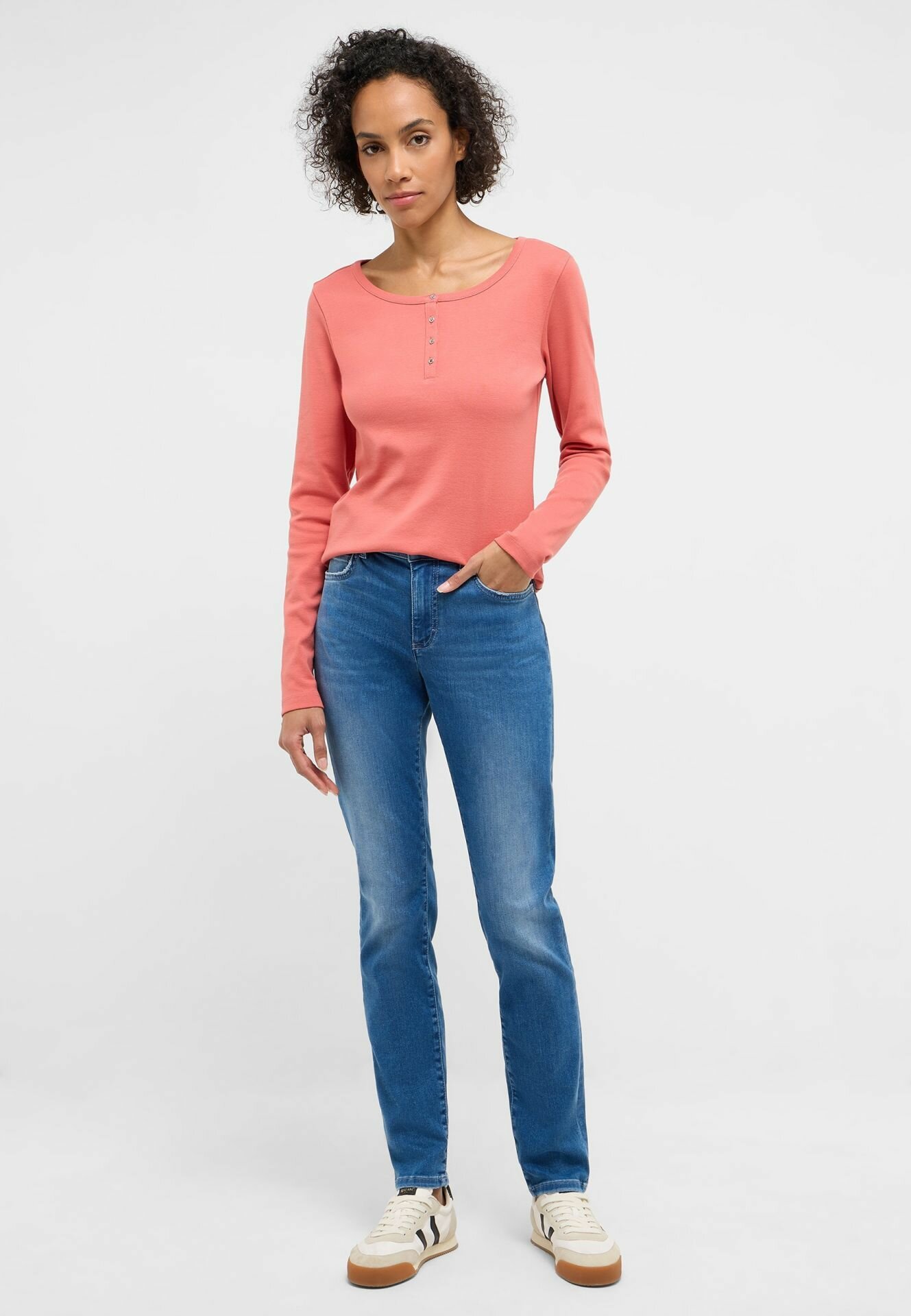 Джинсы зауженные Crosby Relaxed Slim 