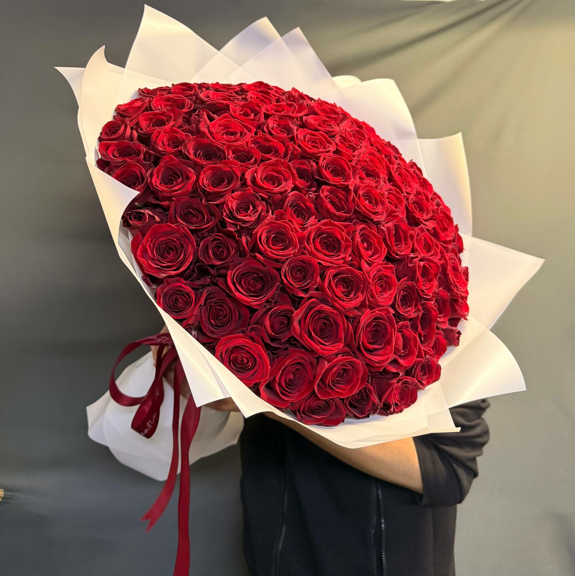 Букет из 101 красной розы 60 см.