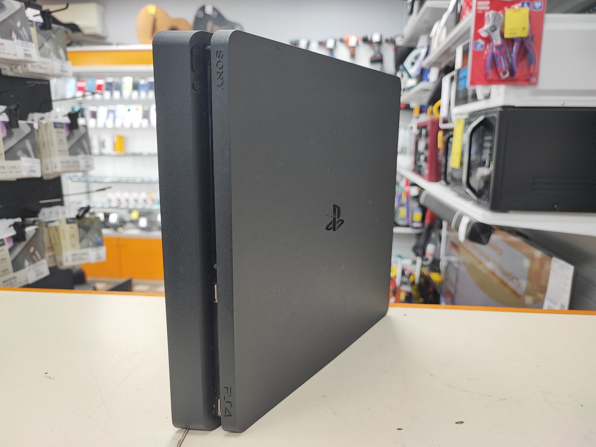 Игровая приставка PlayStation 4 Slim 1TB, б/у, уценка.