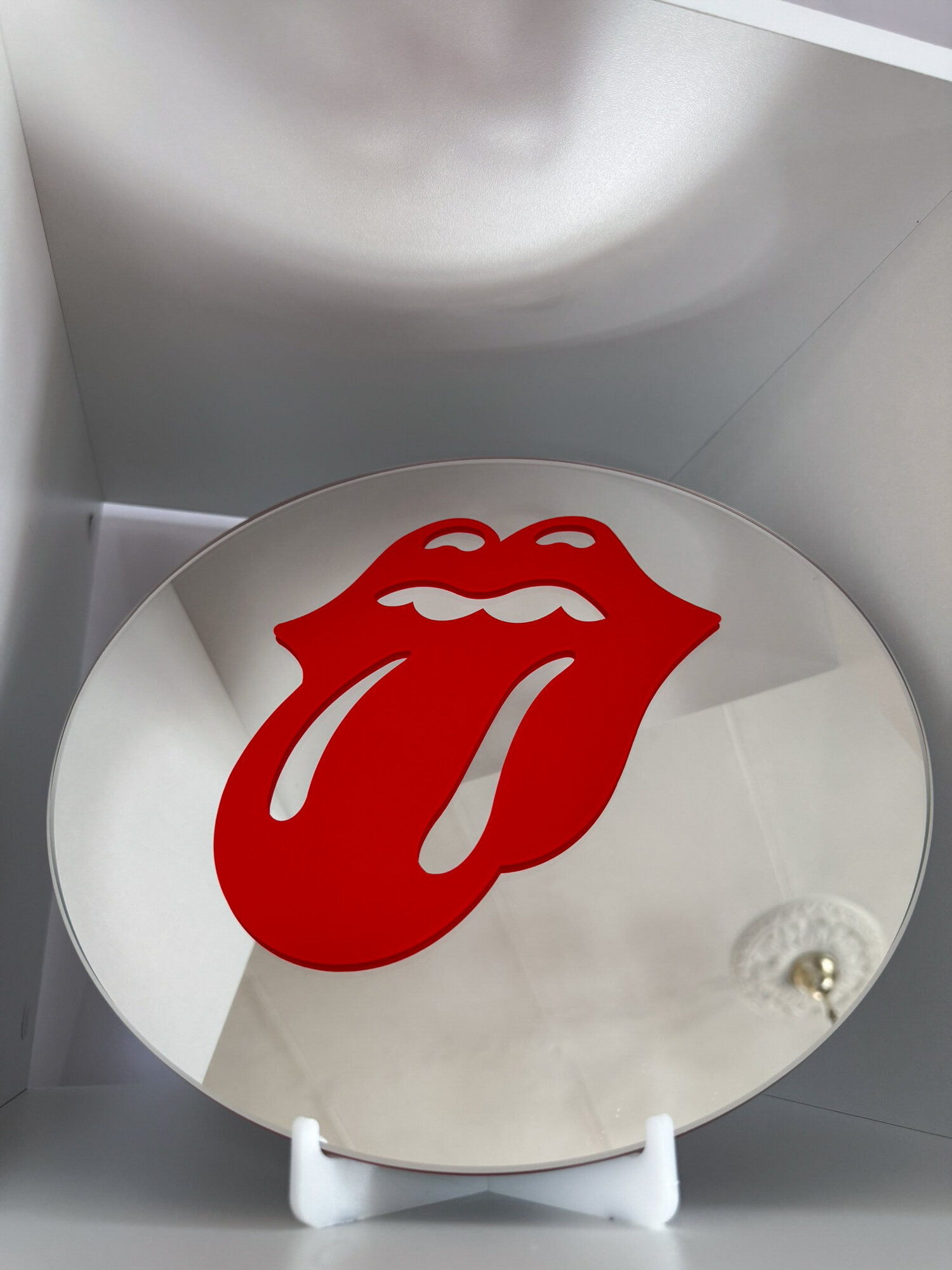 Зеркало интерьерное с графикой THE ROLLING STONES, круглое, размер 30 см, цвет красный, бренд Zrcatko