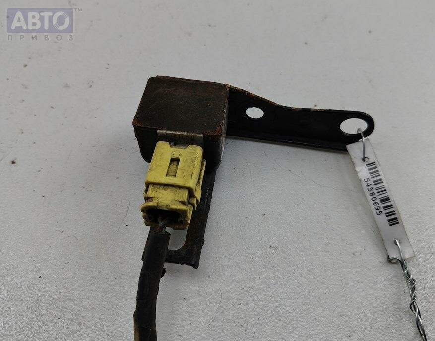 Датчик удара (Airbag) Toyota Yaris Verso
