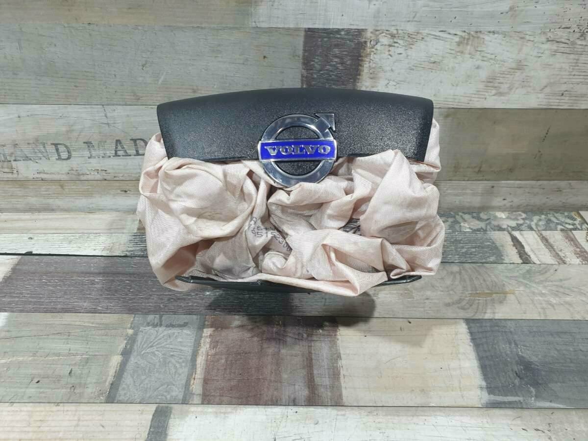 Подушка безопасности водителя Volvo V40 2 2015 31291369