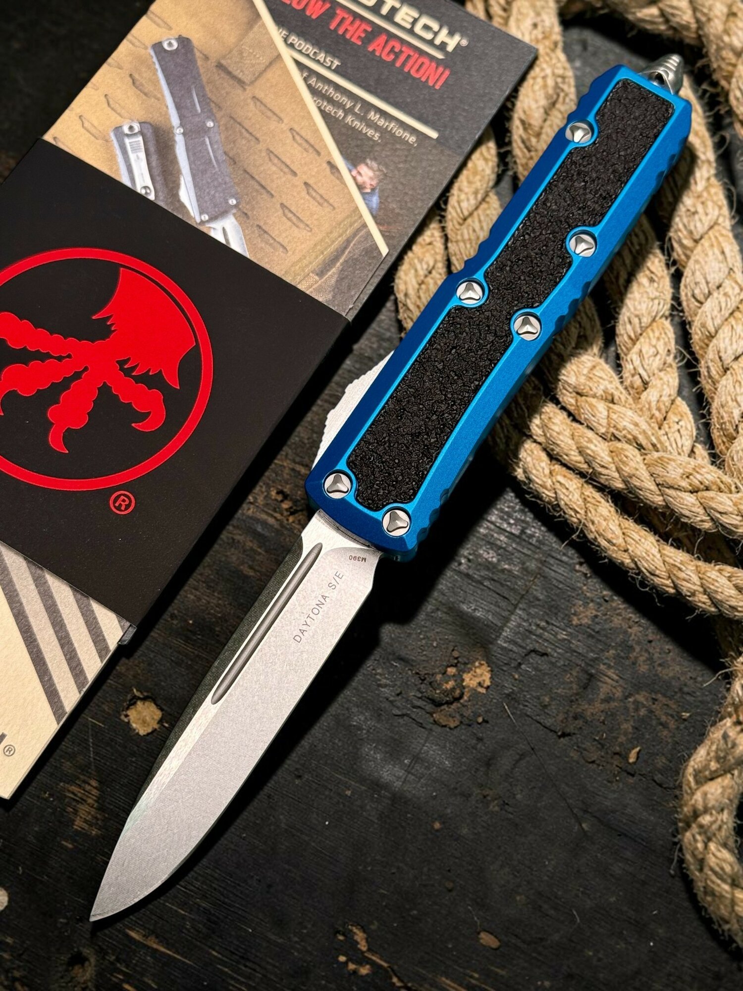 Нож складной MicroTech MCT12410BLS Daytona, StoneWash Blade, Blue Handle
