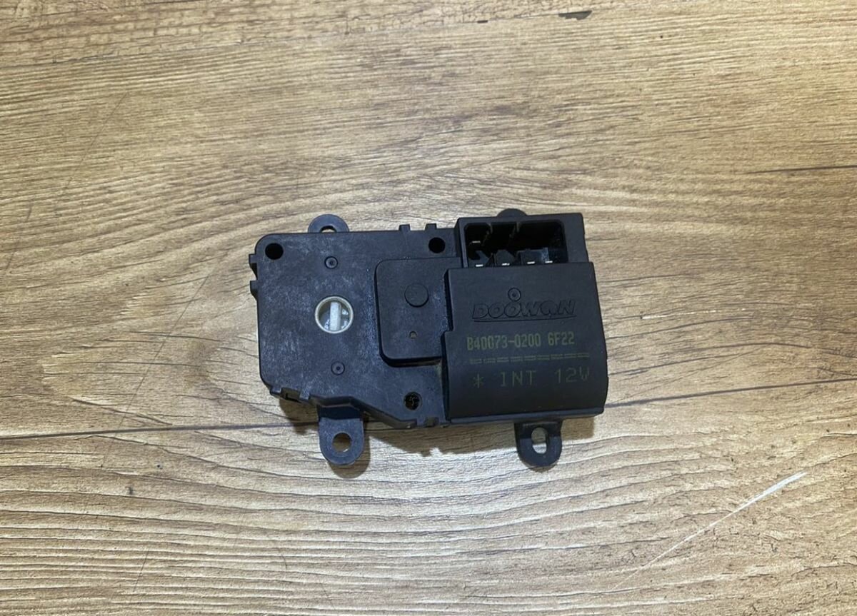 Моторчик заслонки печки B40073-0200 Kia Spectra Киа Спектра
