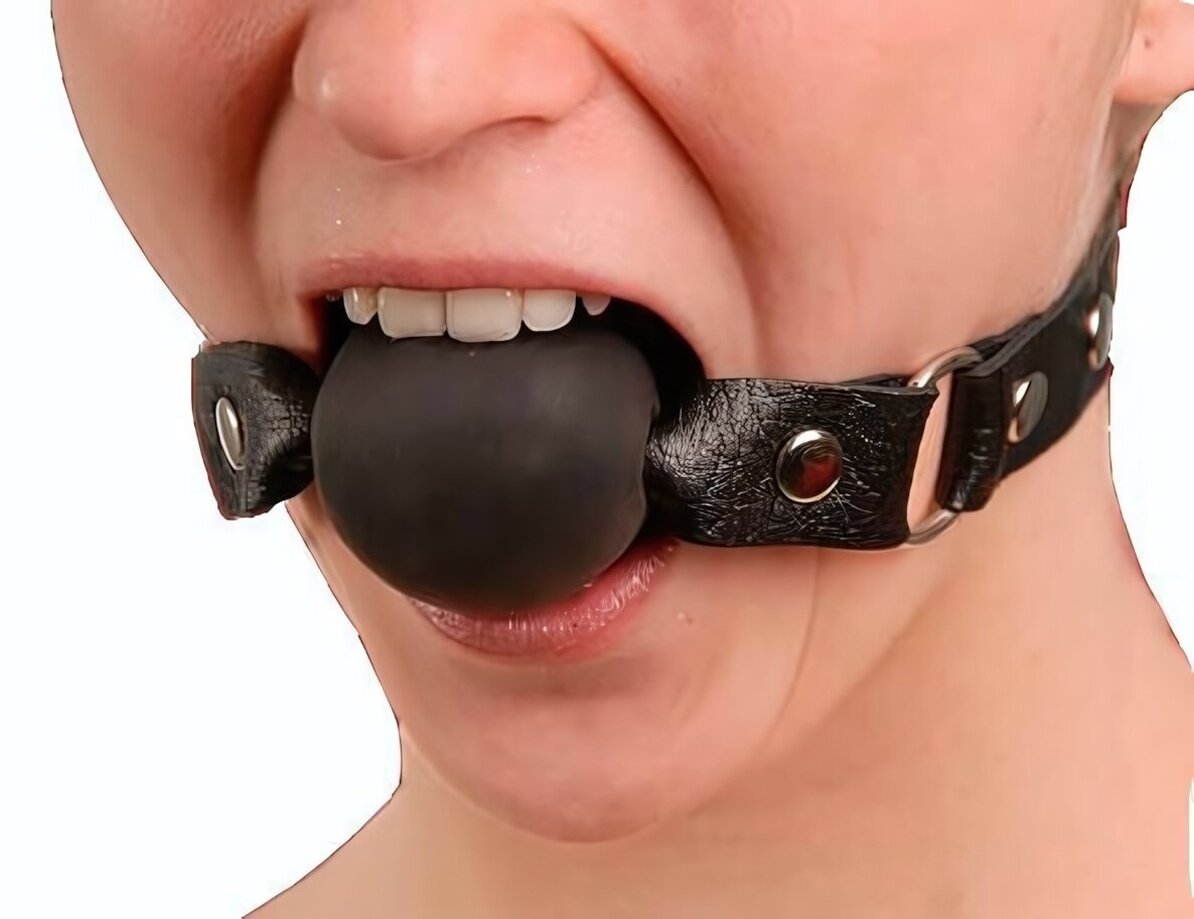 Кляп-шар из латекса, диаметр 4см, на черных кожаных ремешках