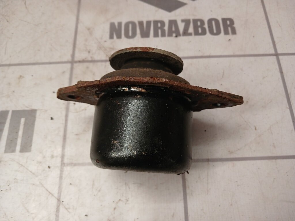 Опора КПП VW Passat B3 1988-1993