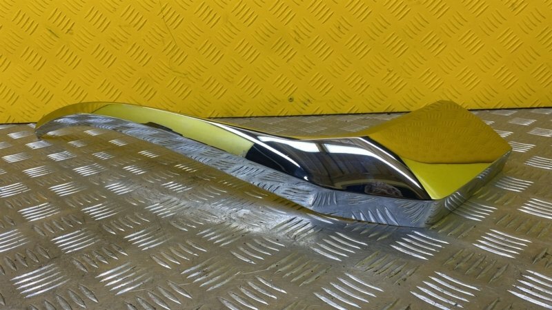 Молдинг бампера переднего Mitsubishi L200 (2015-2022) 2019