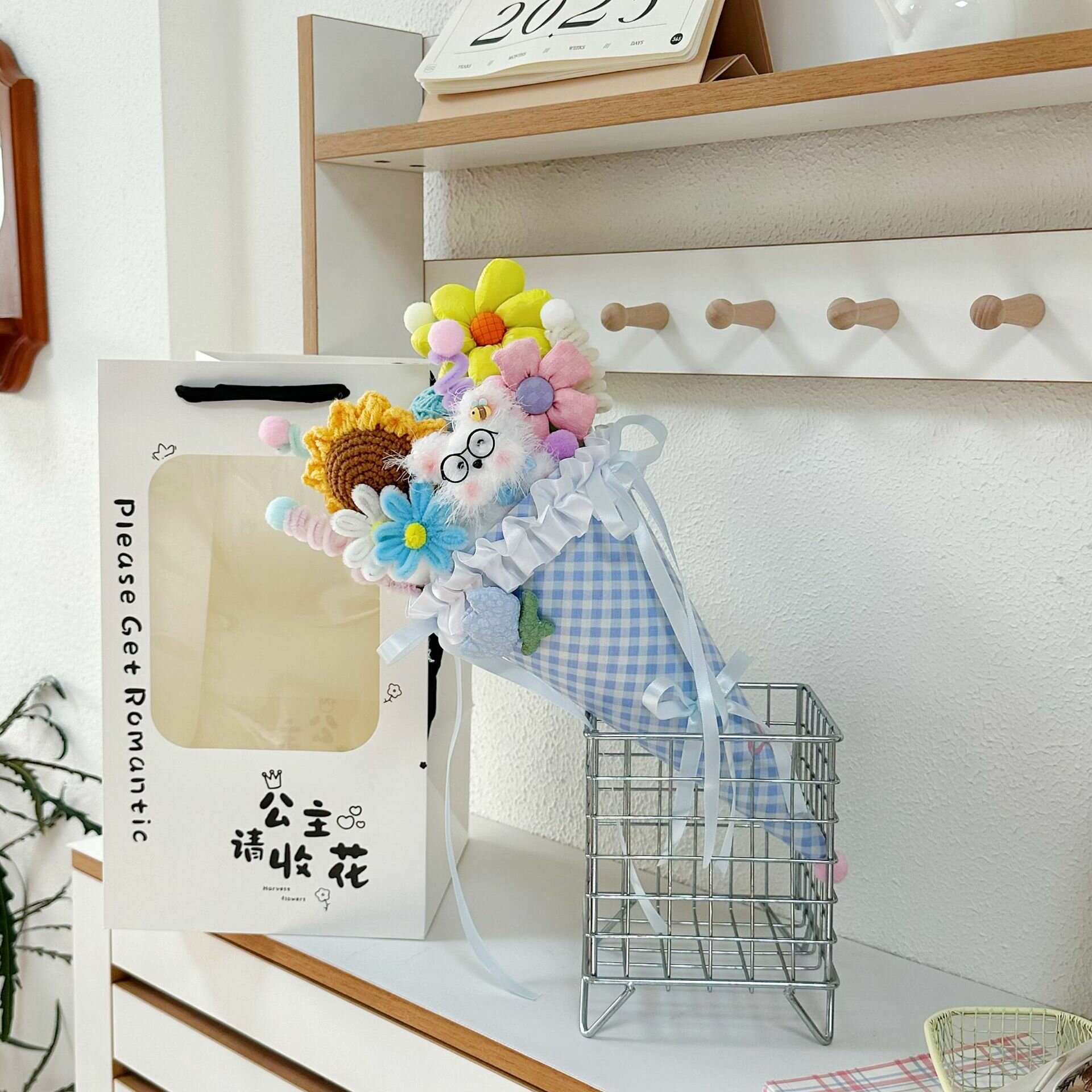 Подарки на день рождения, девушки, куклы, букет, милые девушки, детские праздники