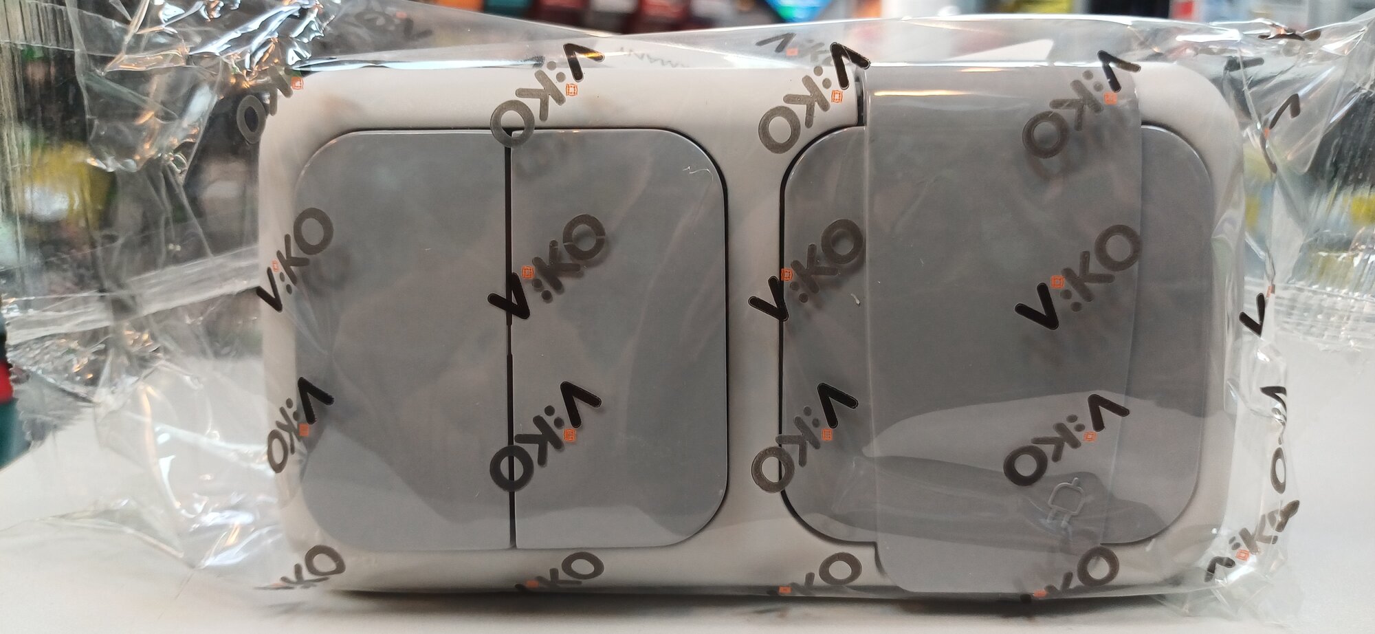 Блок горизонтальный розетка + выключатель 2-клавиши открытая установка, серый IP54 VIKO PALMIYE 90555582 1штука.