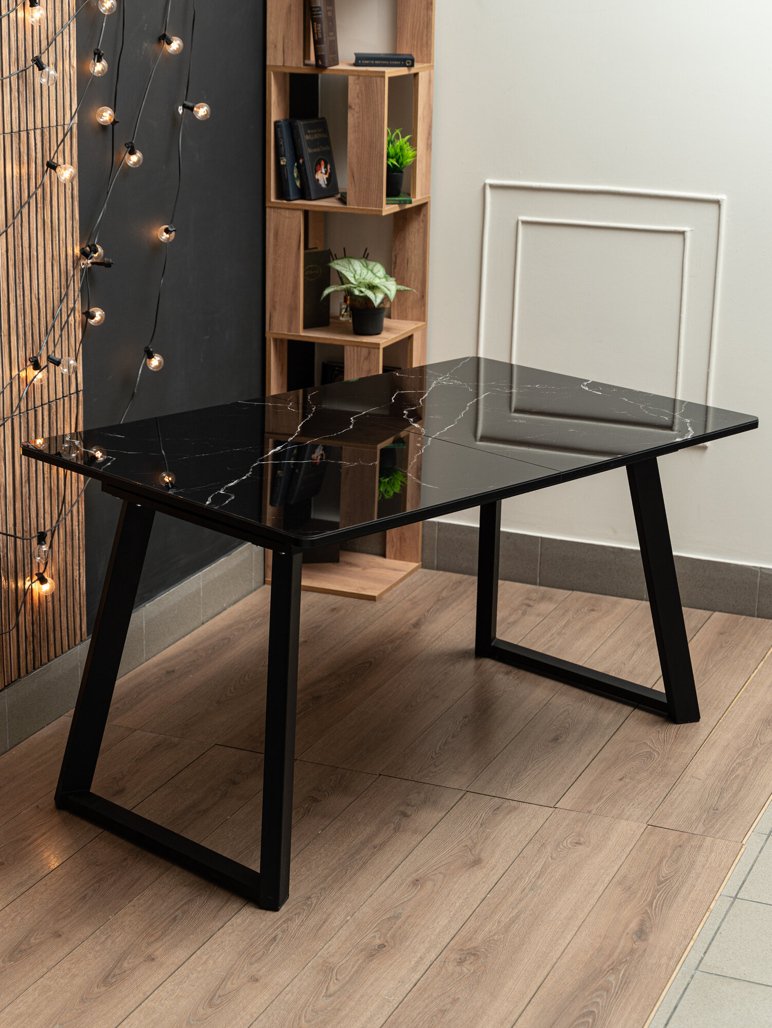 Стол кухонный Орфей 22 стекло мрамор черный, обеденный раздвижной ЛДСП фаер 135-172-85, высота 76 опоры в стиле лофт