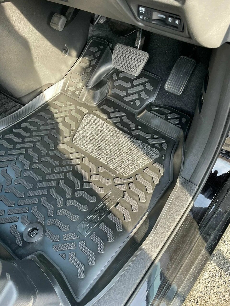 Honda StepWGN Spada (ПР) (2016-) модельные коврики в салон,3 ряда 7 мест(3D с подпятником)(Крепеж)