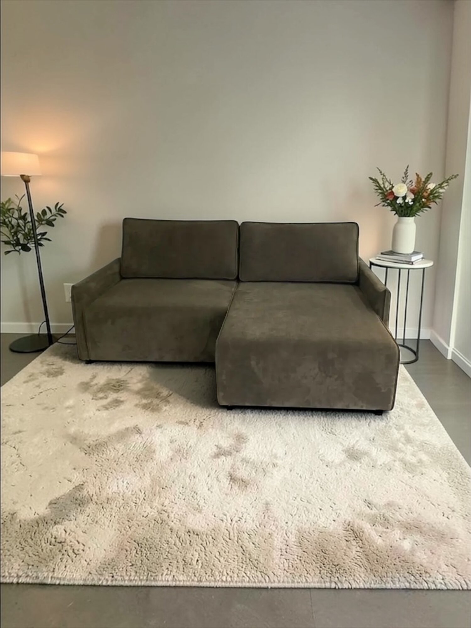 Угловой диван Оливер с оттоманкой и спальным местом, коричневый