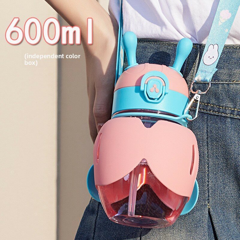 Кухонная посуда детская пластиковая кружка с трубочкой и ремешком для школы пинк