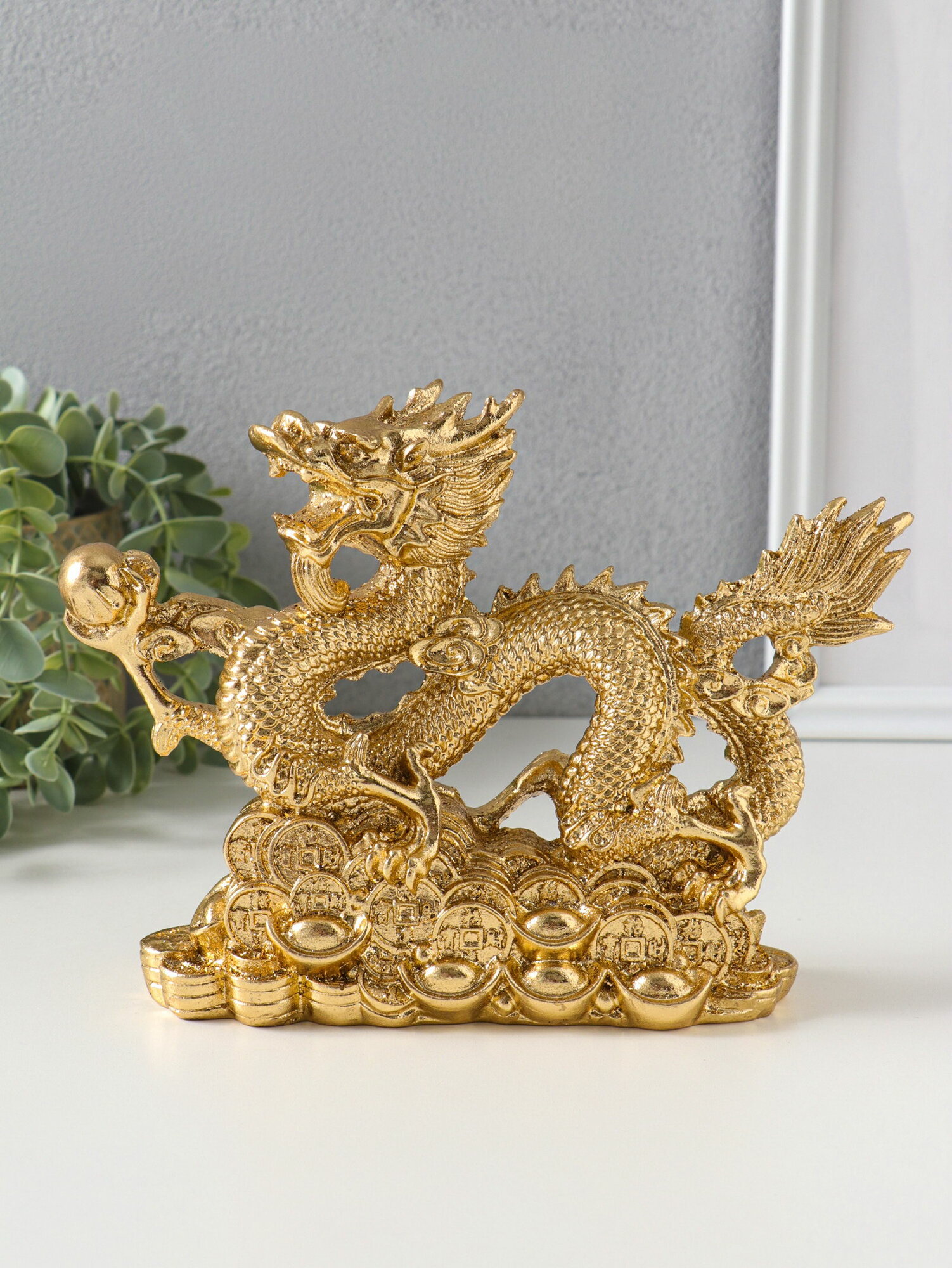 Нэцкэ фигурка полистоун "Дракон с шаром на монетах", под золото, 21x16.5x6 см