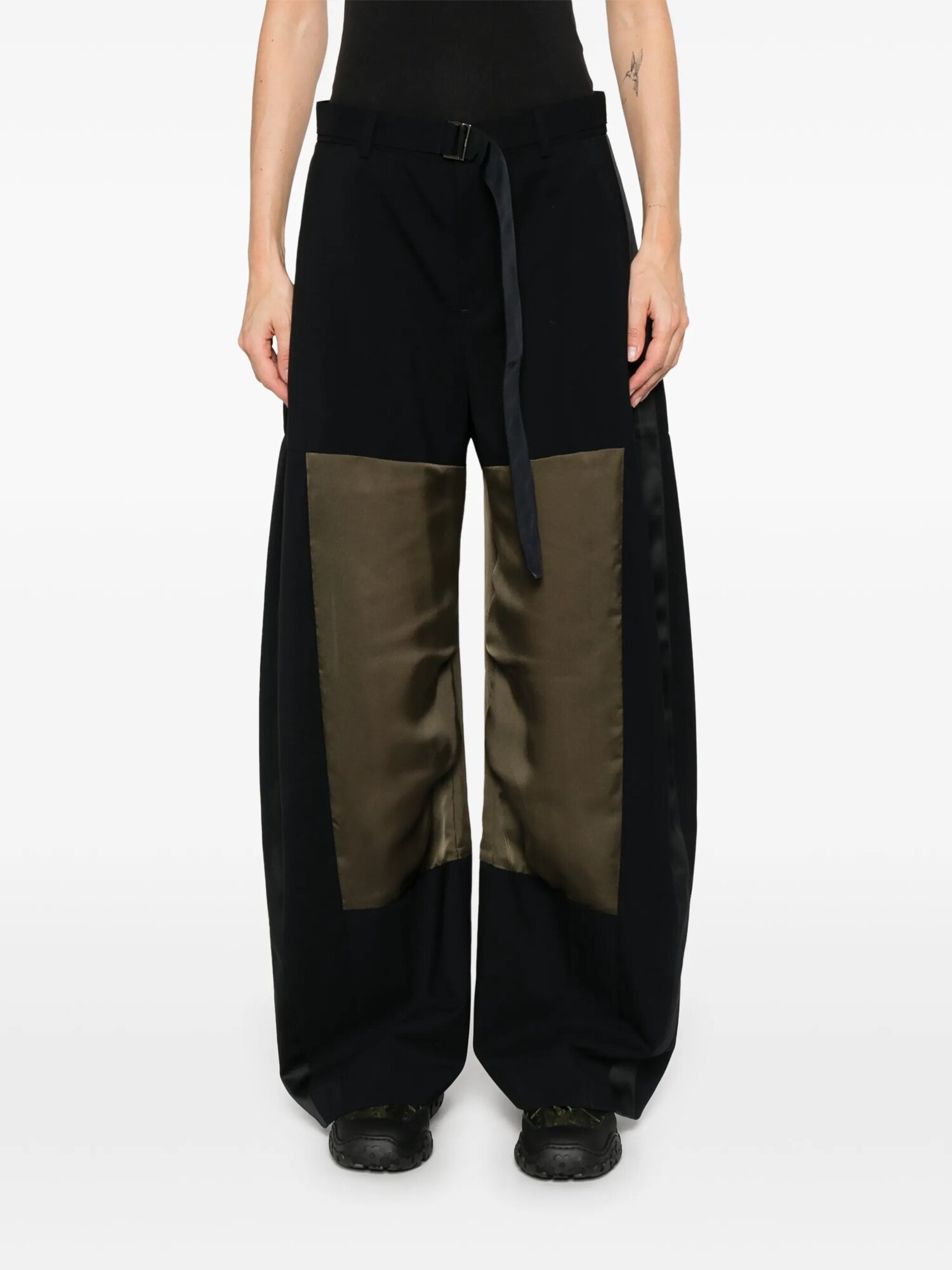 Брюки Sacai Panelled-design trousers, размер 44, черный — фото 1