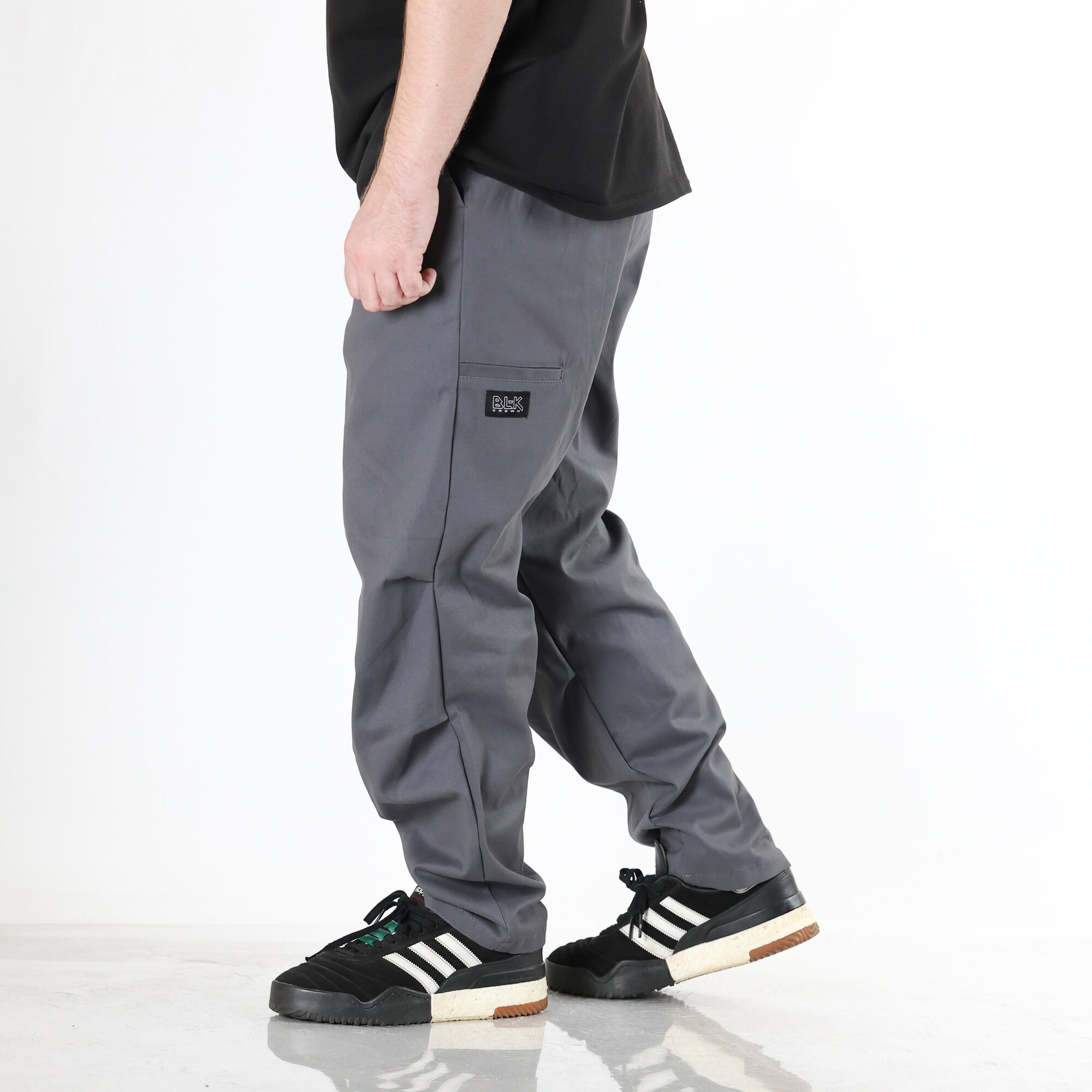 Брюки чинос