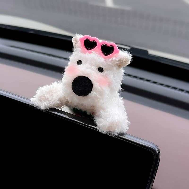 Плюшевая игрушка West Highland Terrier с клубничным свитером и розовыми очками для приборной панели