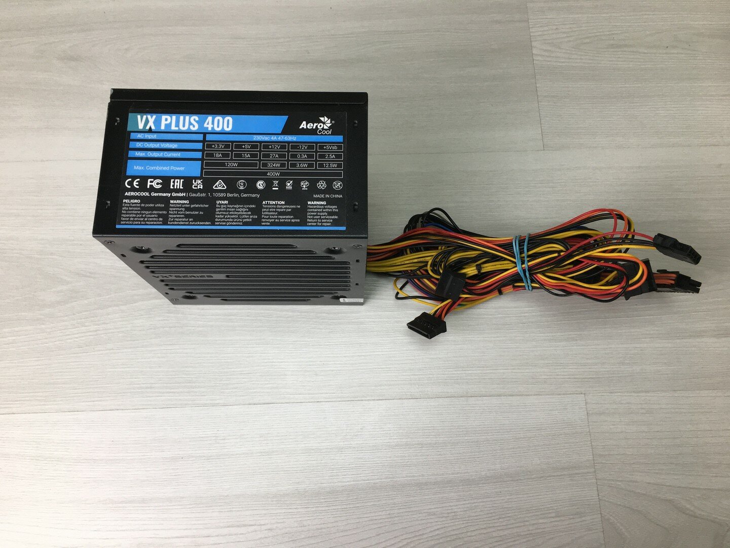Блок питания 400W Aerocool VX PLUS 400 24+4+4/6PCI-E/2SATA/120fan ATX