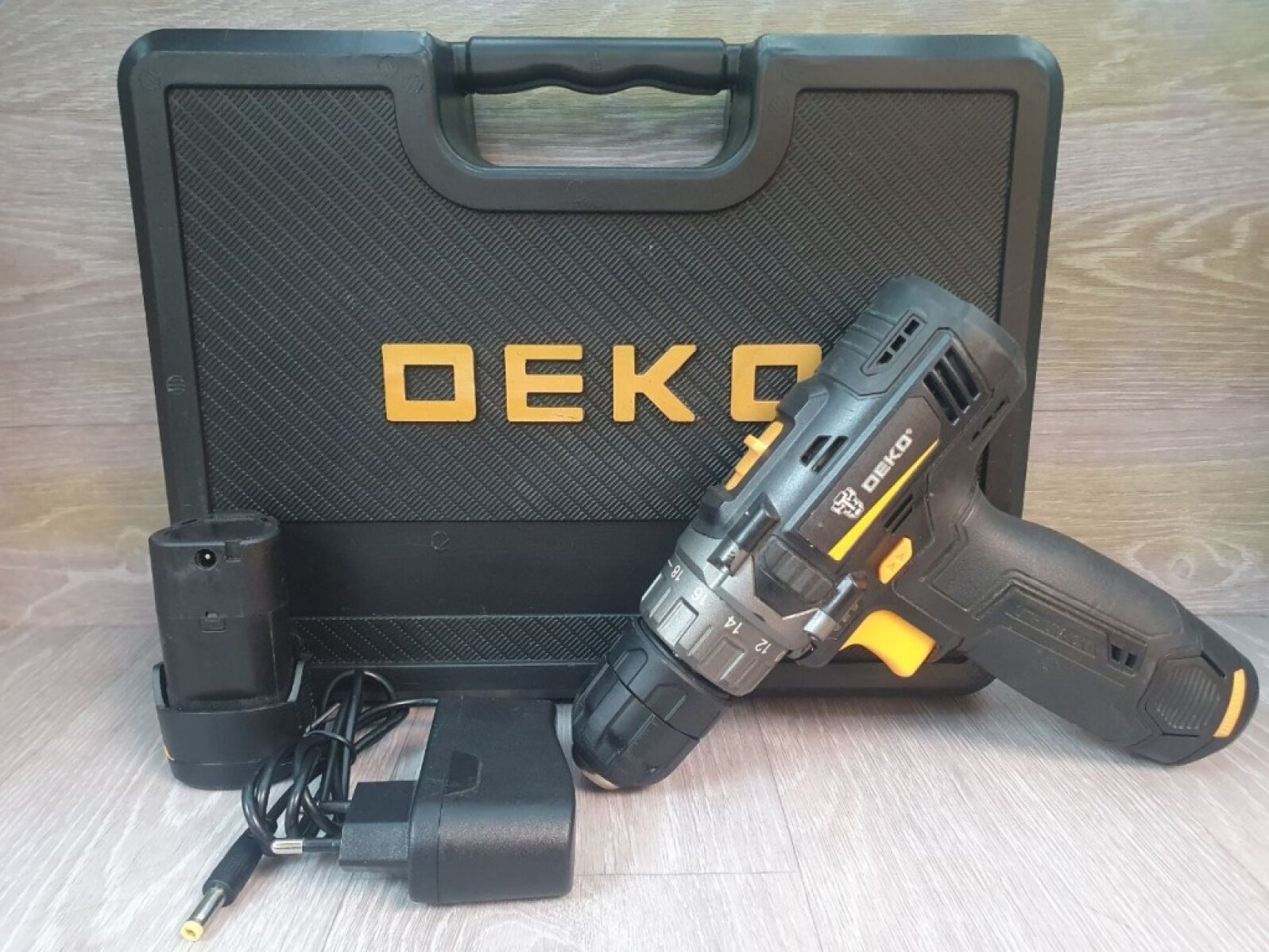 Аккумуляторный шуруповерт Deko GCD12DU3, 12 В