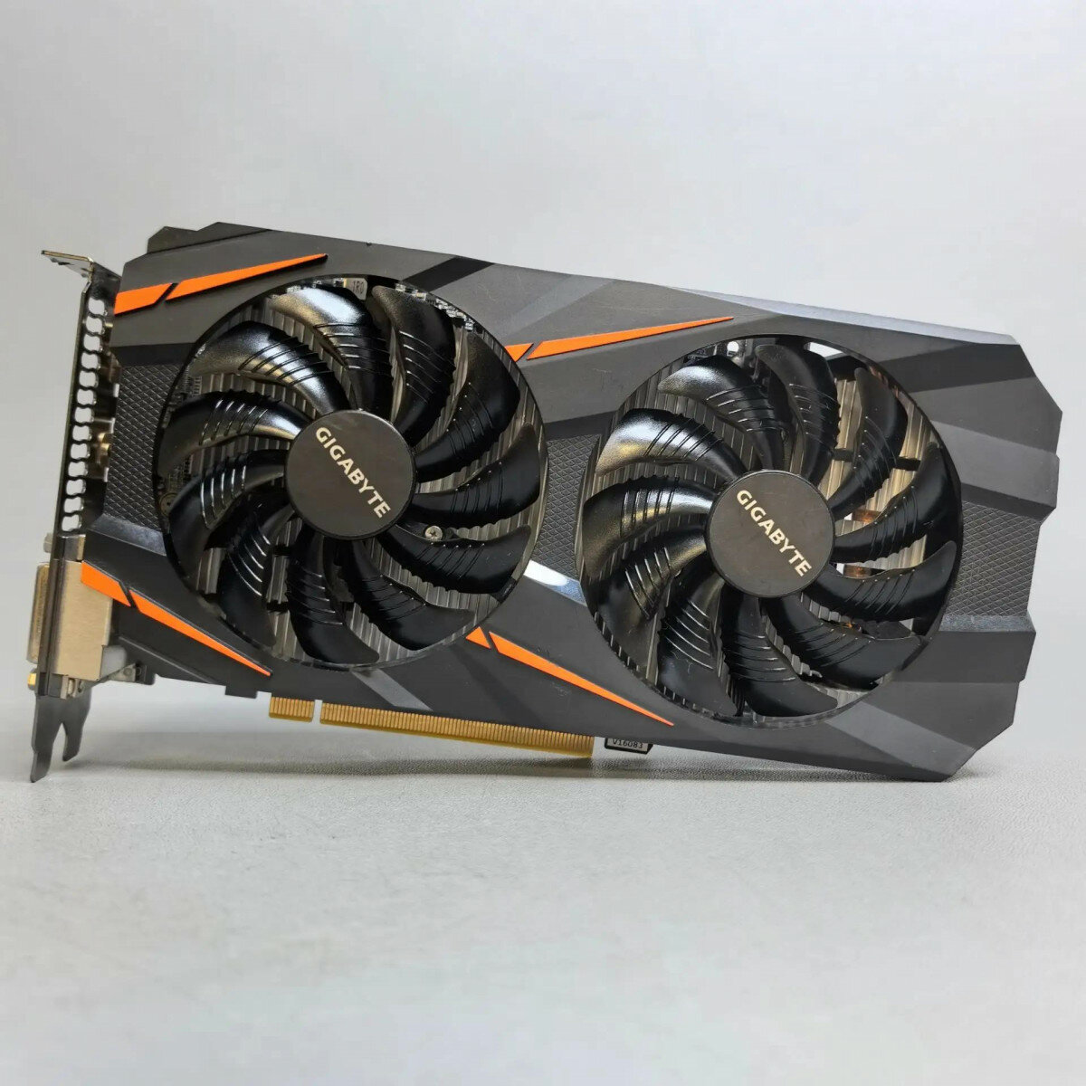 Видеокарта Gigabyte GTX 1060 3gb WindForce OC (GV-N1060WF2OC-3GD)