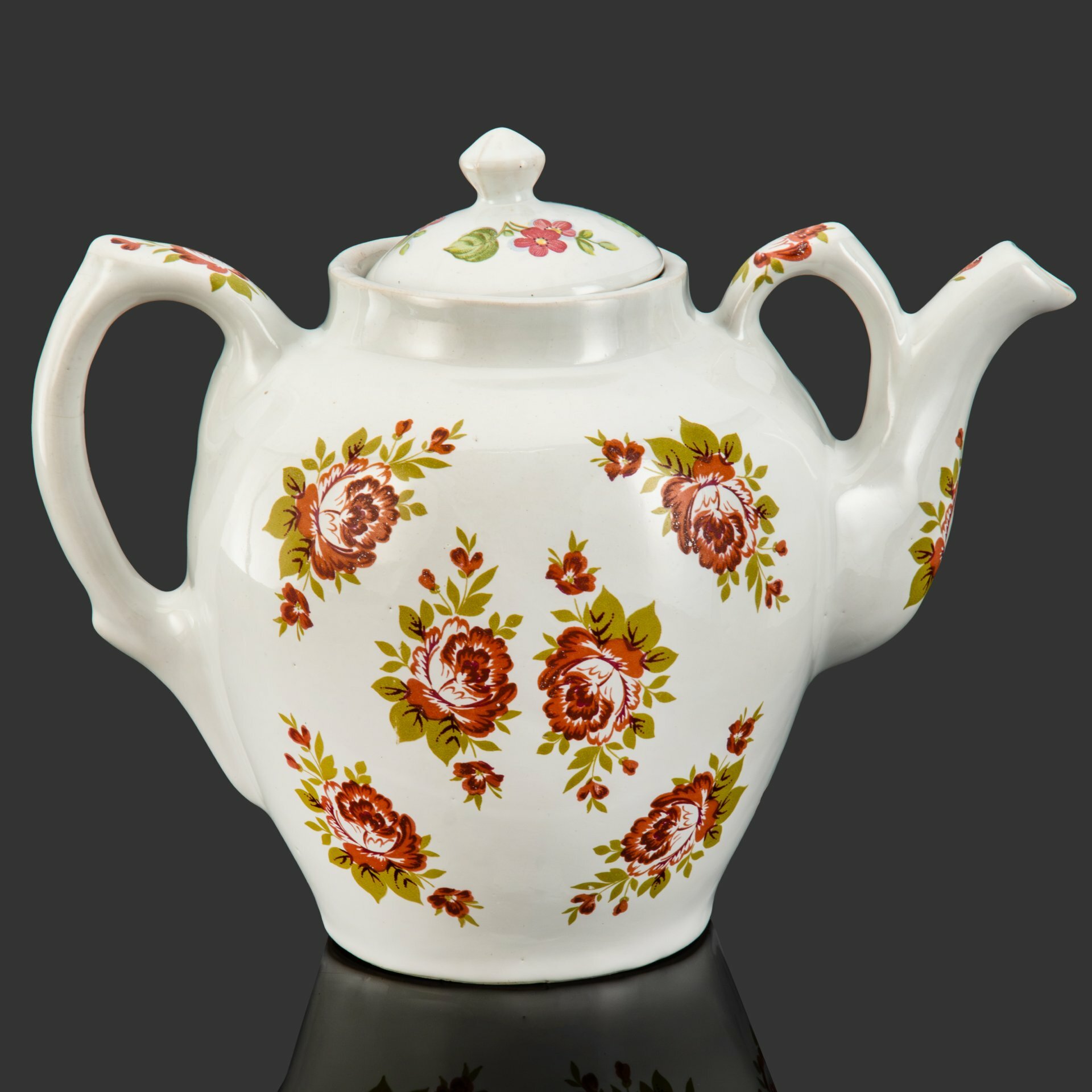 Чайник доливной с декором в виде роз, фарфор, деколь, СССР, 1980-1990 гг.