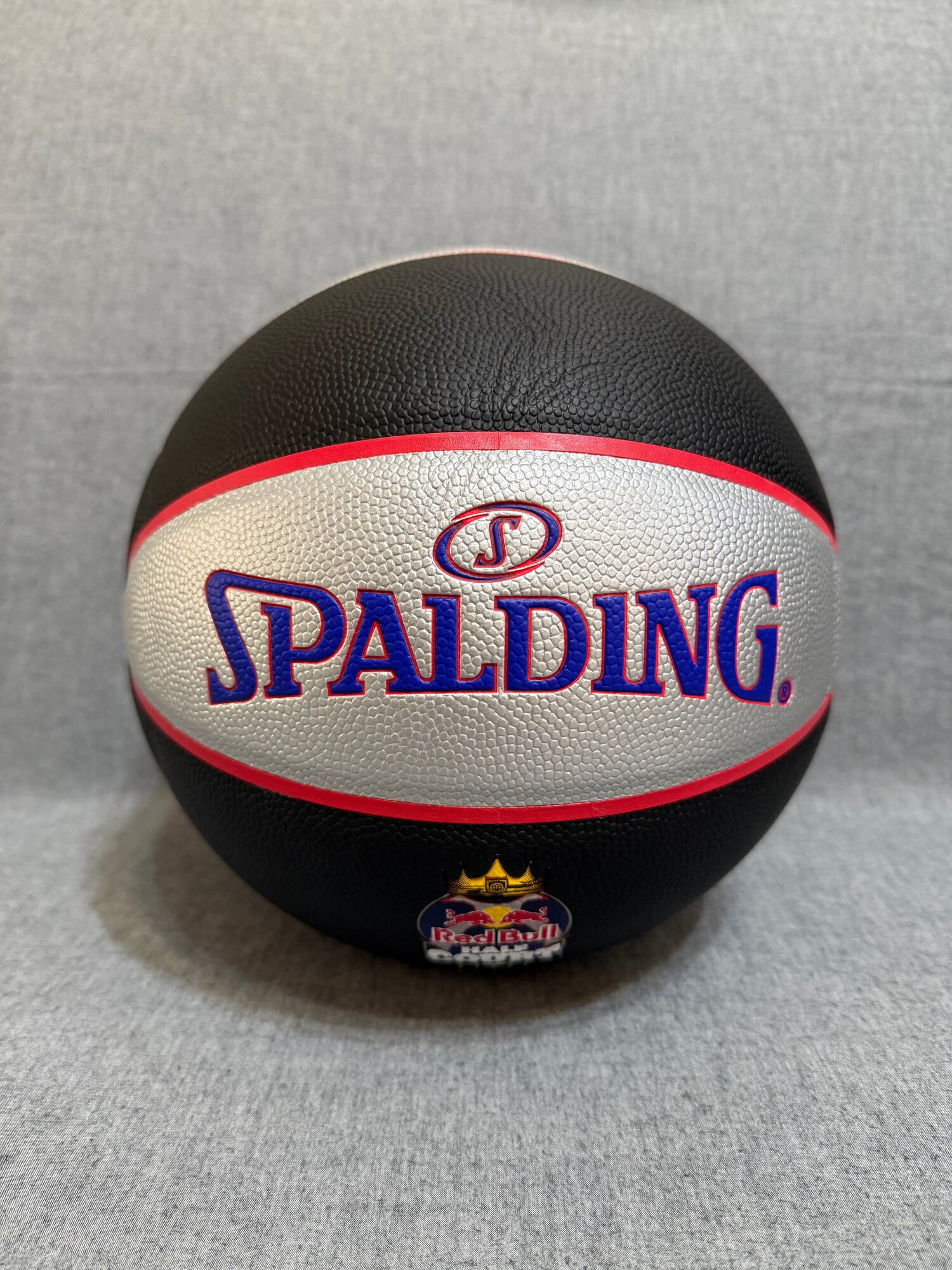 Баскетбольный мяч Spalding TF-33 REDBULL HALF COURT. Размер 6. Черный/Серебряный. Indoor/Outdoor