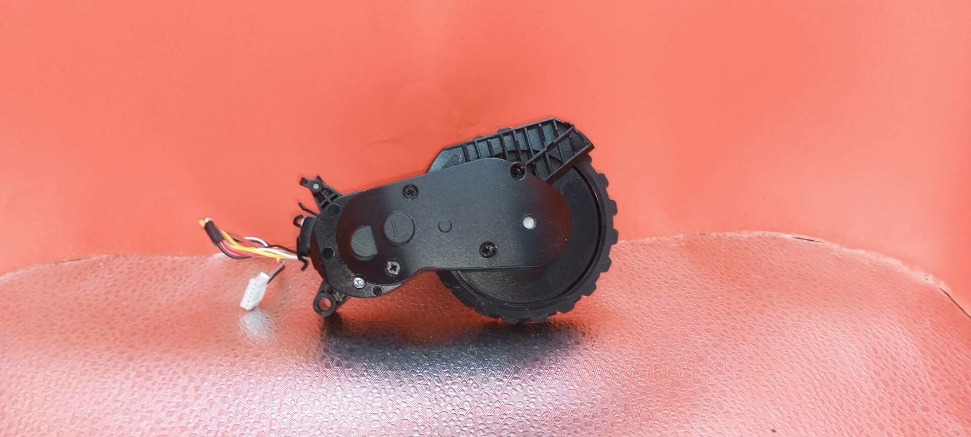 Колесо с редуктором левое L (черный) для робот пылесоса Xiaomi Mi Robot Vacuum Mop 2 Pro / MJST1SHW