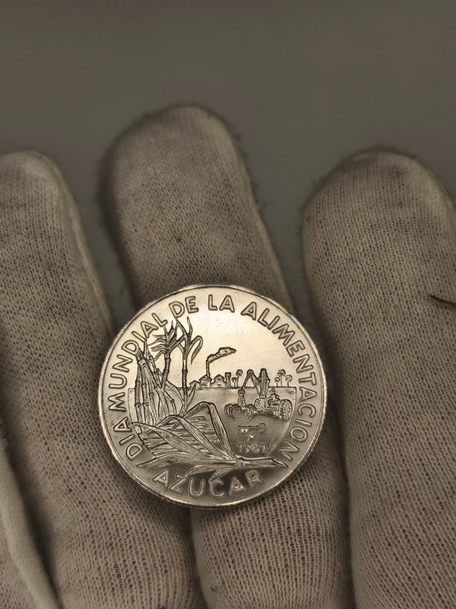 Монета. Куба. 5 песо. 1981. Сахарный тростник. Ag 999. 12.0 g. KM# 78. aUNC. Note:↑↓. Тираж: 7,000