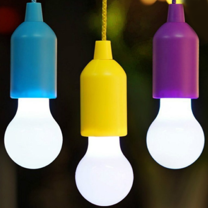 Беспроводная лампочка. Лампа со шнуром подвесная потолочная на батарейках. Белый свет не бьющийся не нагревающийся ABS пластик. Декоративный Led светильник переносной на дачу/природу/рыбалку.