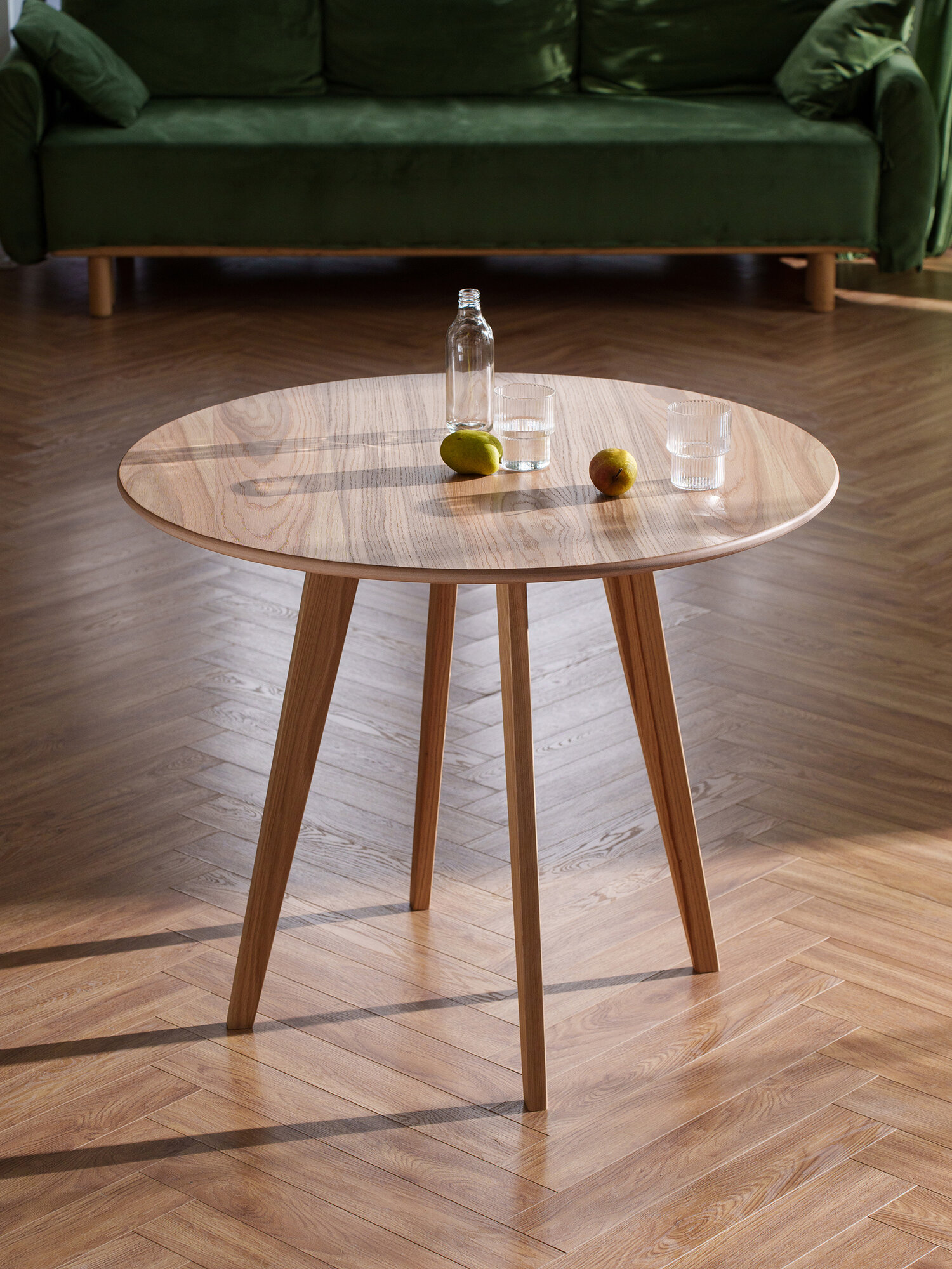 Стол из массива дуба кухонный круглый 90 см