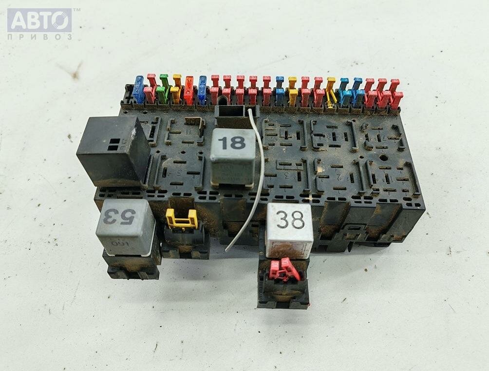 Блок предохранителей Volkswagen Transporter T4