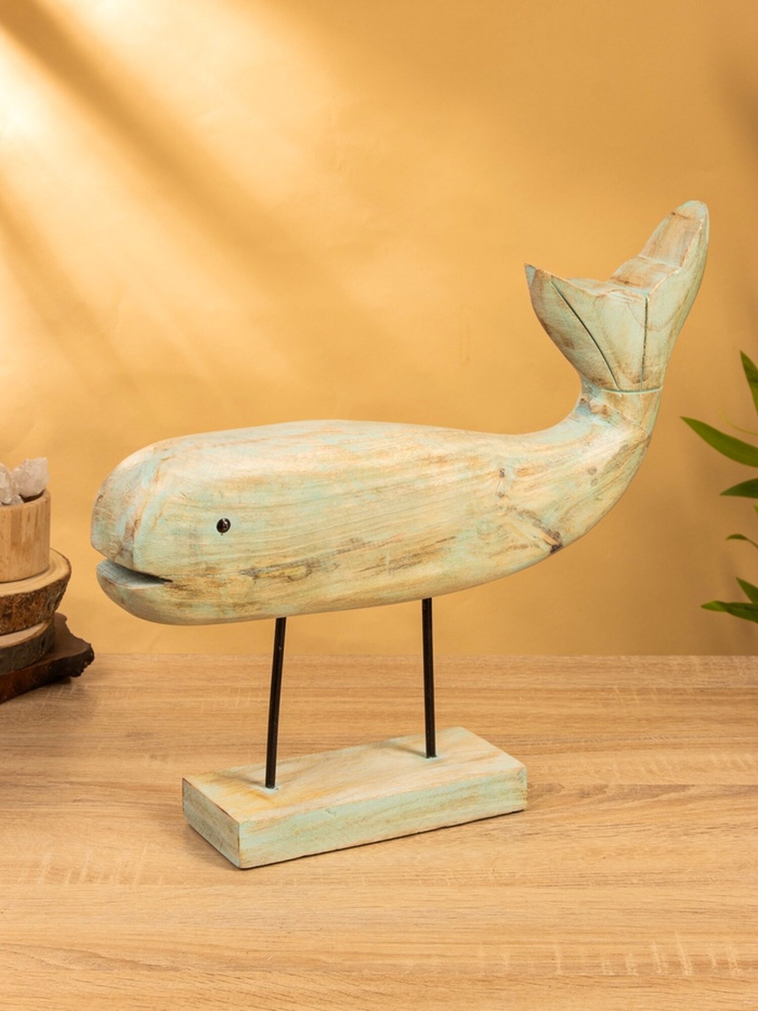 Статуэтка интерьерная «Кашалот», дерево, бежевая, 9 x 36 x 43 см