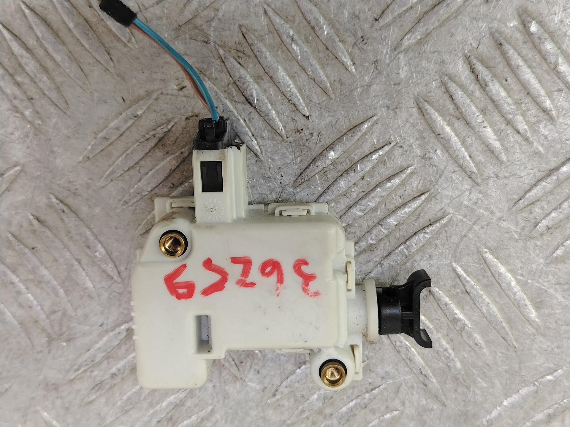 Активатор замка багажника Volkswagen Bora 1 1J2 2003 3B5827061B