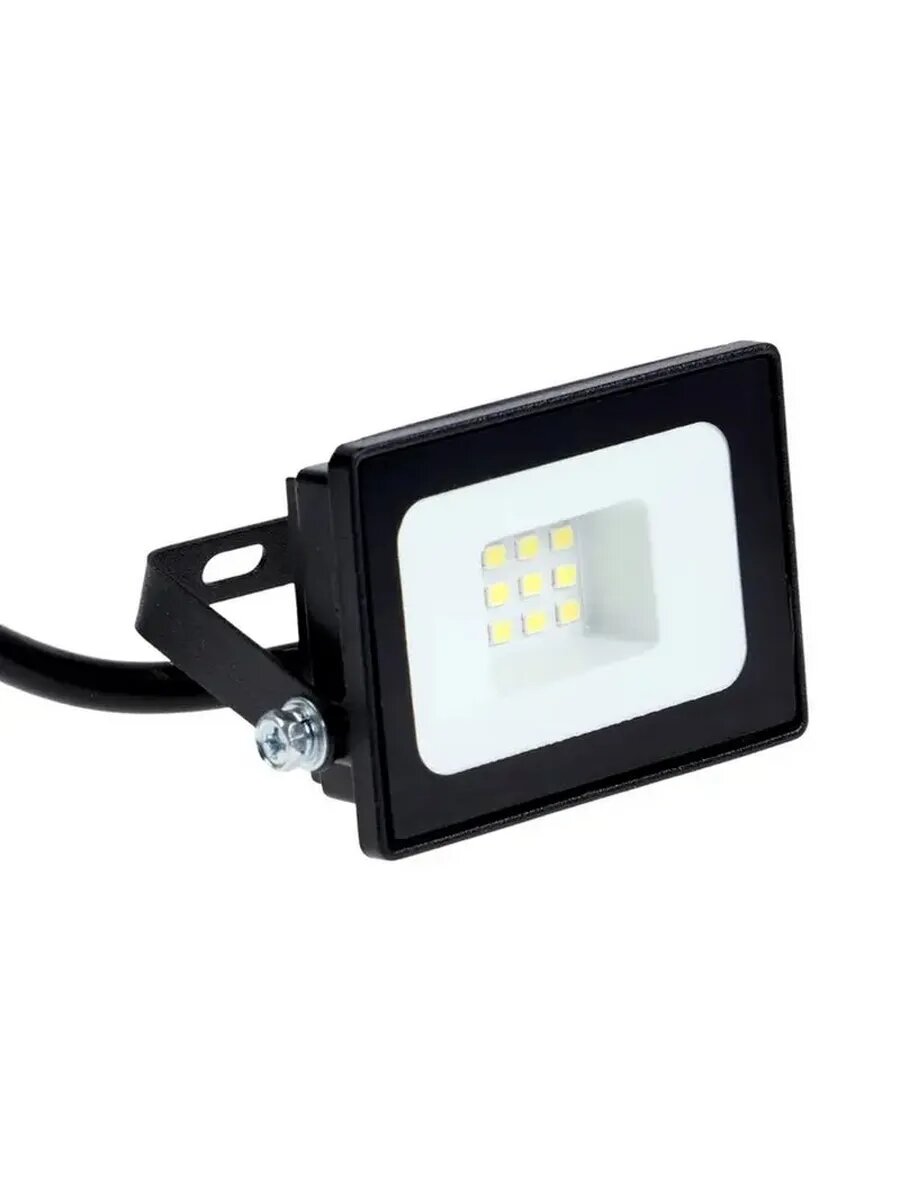 Энергоэффективный LED прожектор для освещения