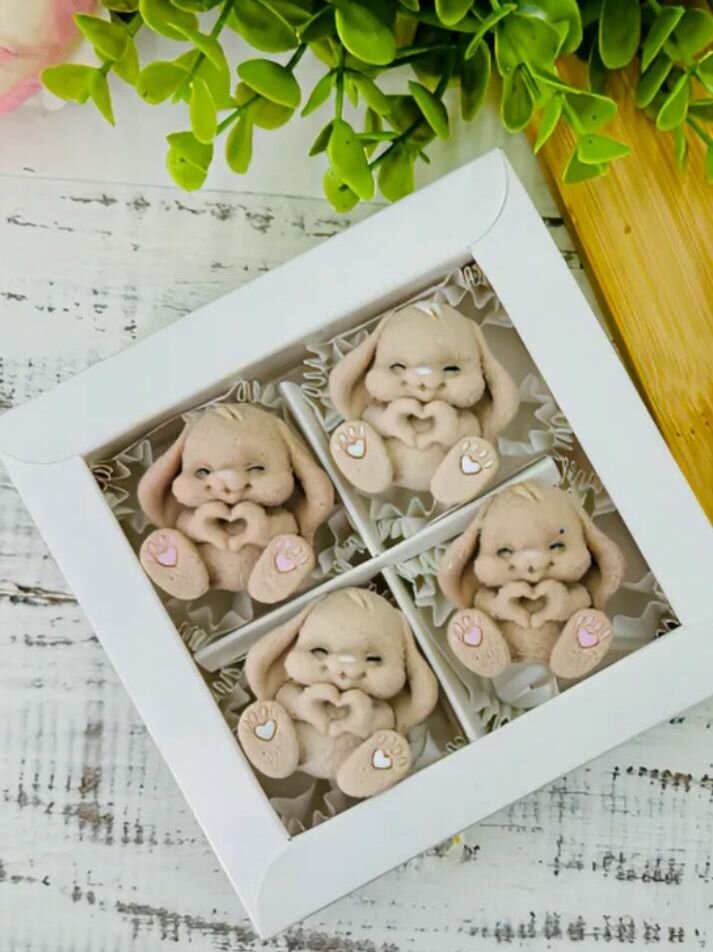 Подарочный набор "Набор влюбленных заек", фигурный молочный шоколад, 5 шт