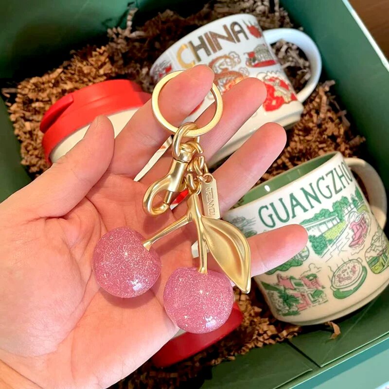 Ключен в форме вишни для женских сумок, аксессуар-подвеска, розовый цвет, модный подарок 2023 года, стильный аксессуар
