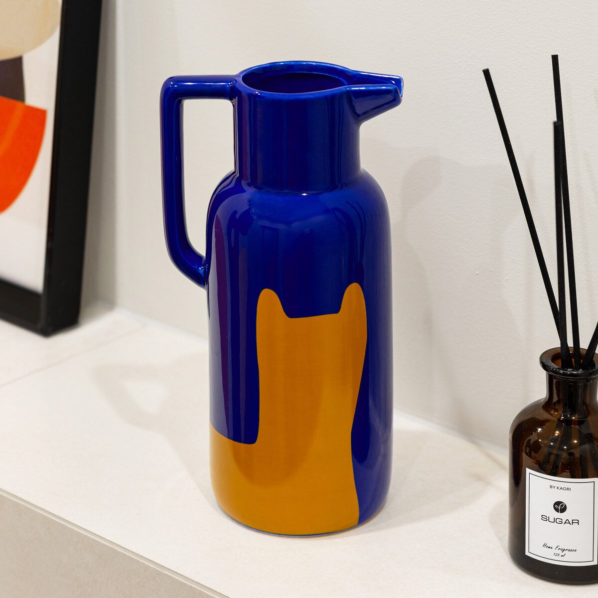 Ваза-кувшин керамическая с ручкой 0,8 л Kira синяя с рисунком