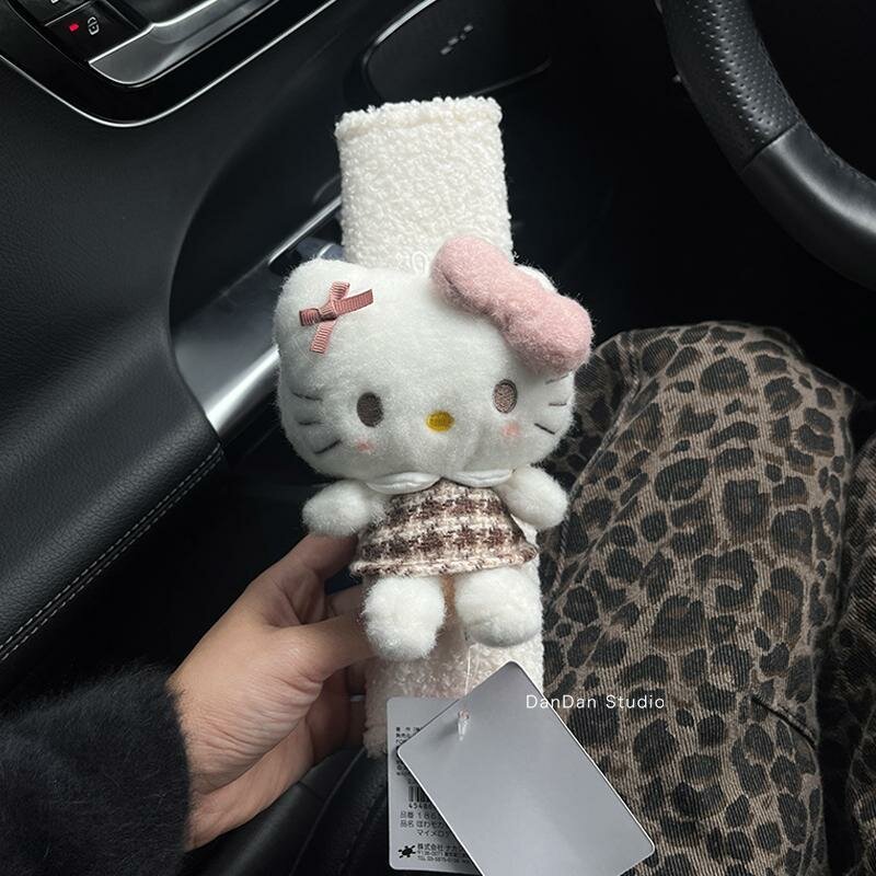 Юбка в клетку Sanrio, подушка для ремня безопасности Hello Kitty, милый мультяшный плюшевый защитник для автомобиля, подарок для автомобиля